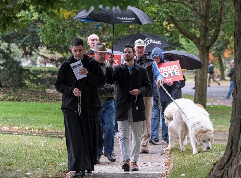 Rosary Rally Held After Video Clip – Red Right Daily